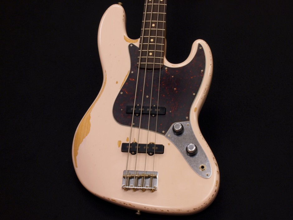 Fender Flea Jazz Bass Roadworn Shell Pink 税込販売価格 ￥438,372- 新品 レッチリの ...