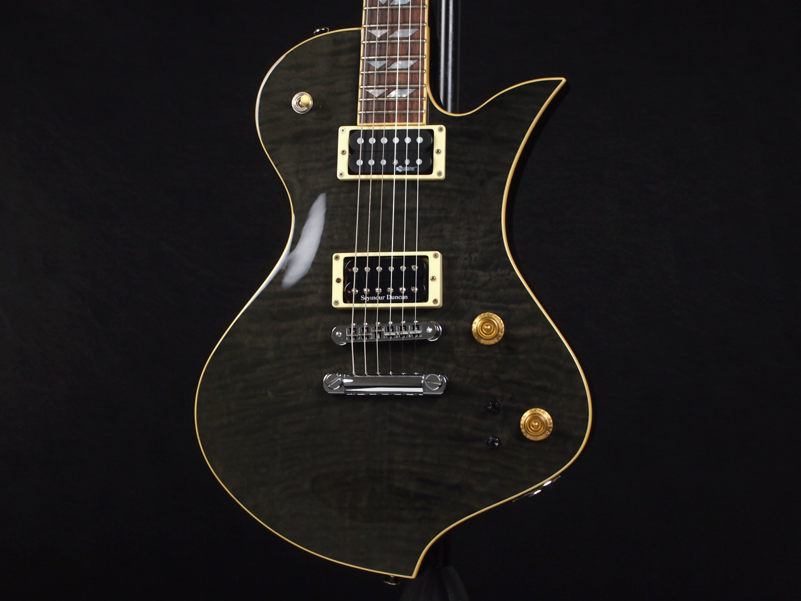FERNANDES RAVELLE-ELITE Flame Top 税込販売価格 ￥64,800- 中古 サスティナーを搭載し幅広い演奏表現が ...